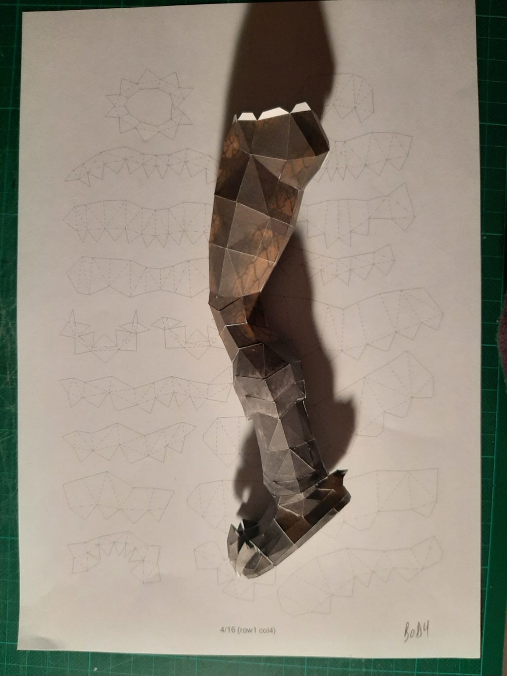 Predator Paper model assy 19 - Maquette en papier - Paper Model ...